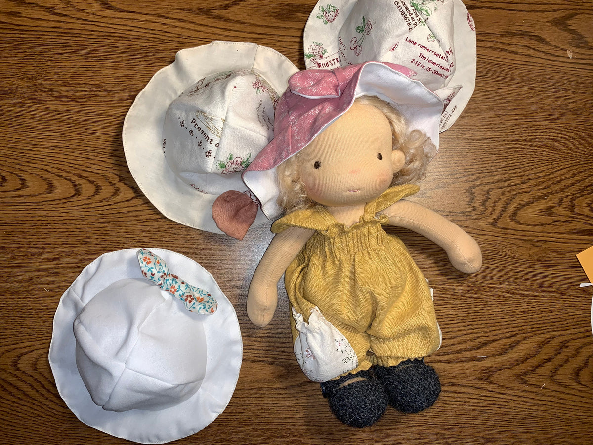 Sun hat pattern - fits Lali cupcake doll – Lali Dolls